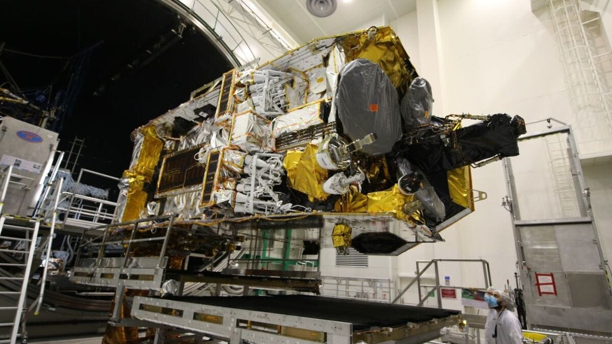 Maritime comms boost with Inmarsat 7-satellite investment