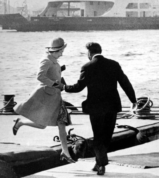 Queen Elizabeth II: Marine world pays tribute to Britain's longest ...