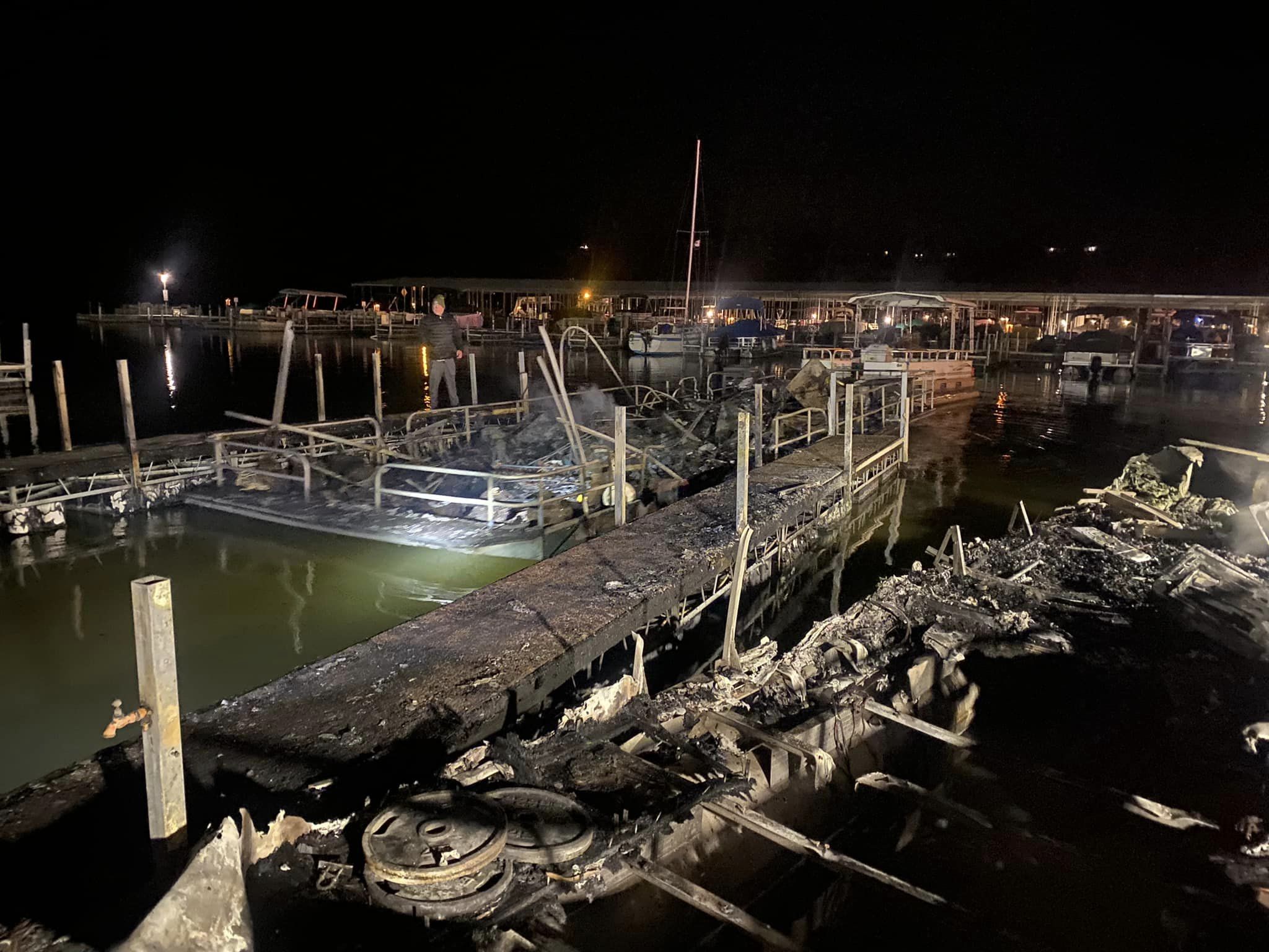VIDEO: Several boats destroyed in fire at Kentucky marina