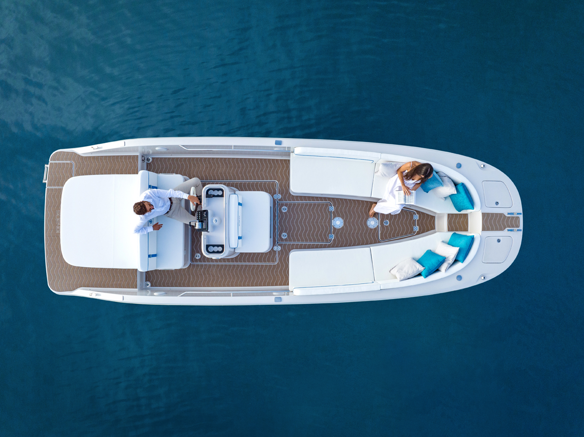 Italian boatbuilder debuts electric inboard boat at boot 2023