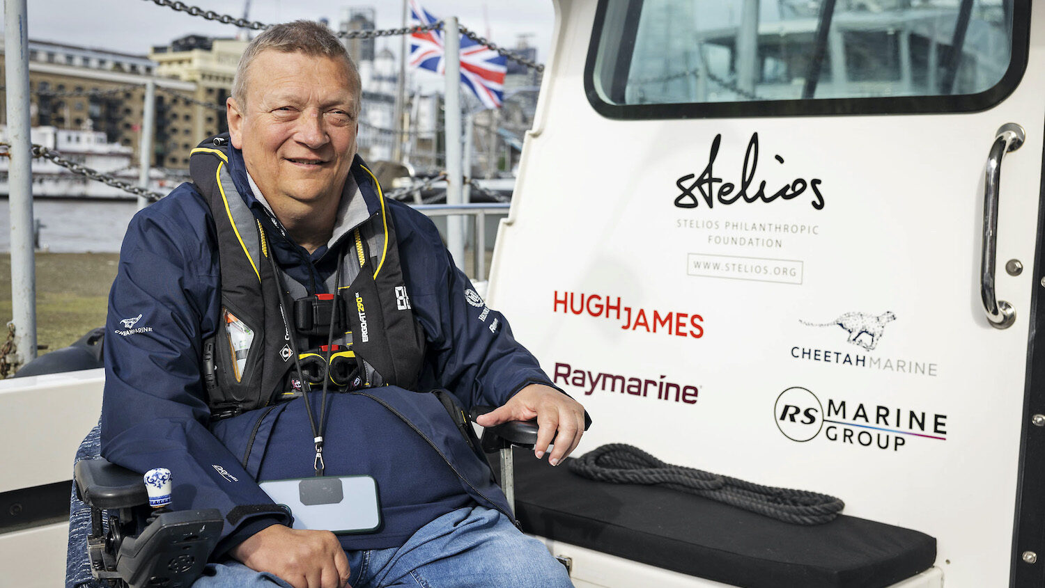 El marinero discapacitado Geoff Holt comienza una circunnavegación ...