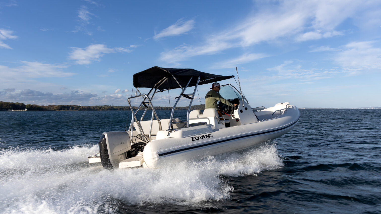 Flux Marine and Zodiac Nautic launch electric Medline 6.8 RIB