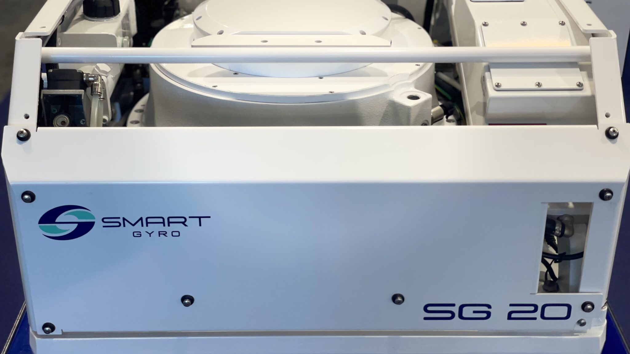 Smartgyro adds battery-powered option for SG20 stabiliser